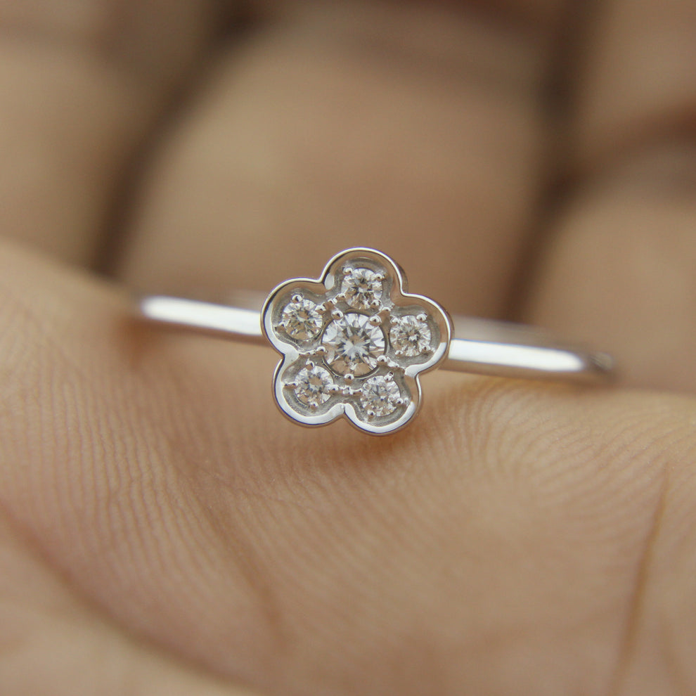 Natural Diamond Floral Design Ring for Women – Elegant Handmade Gift i